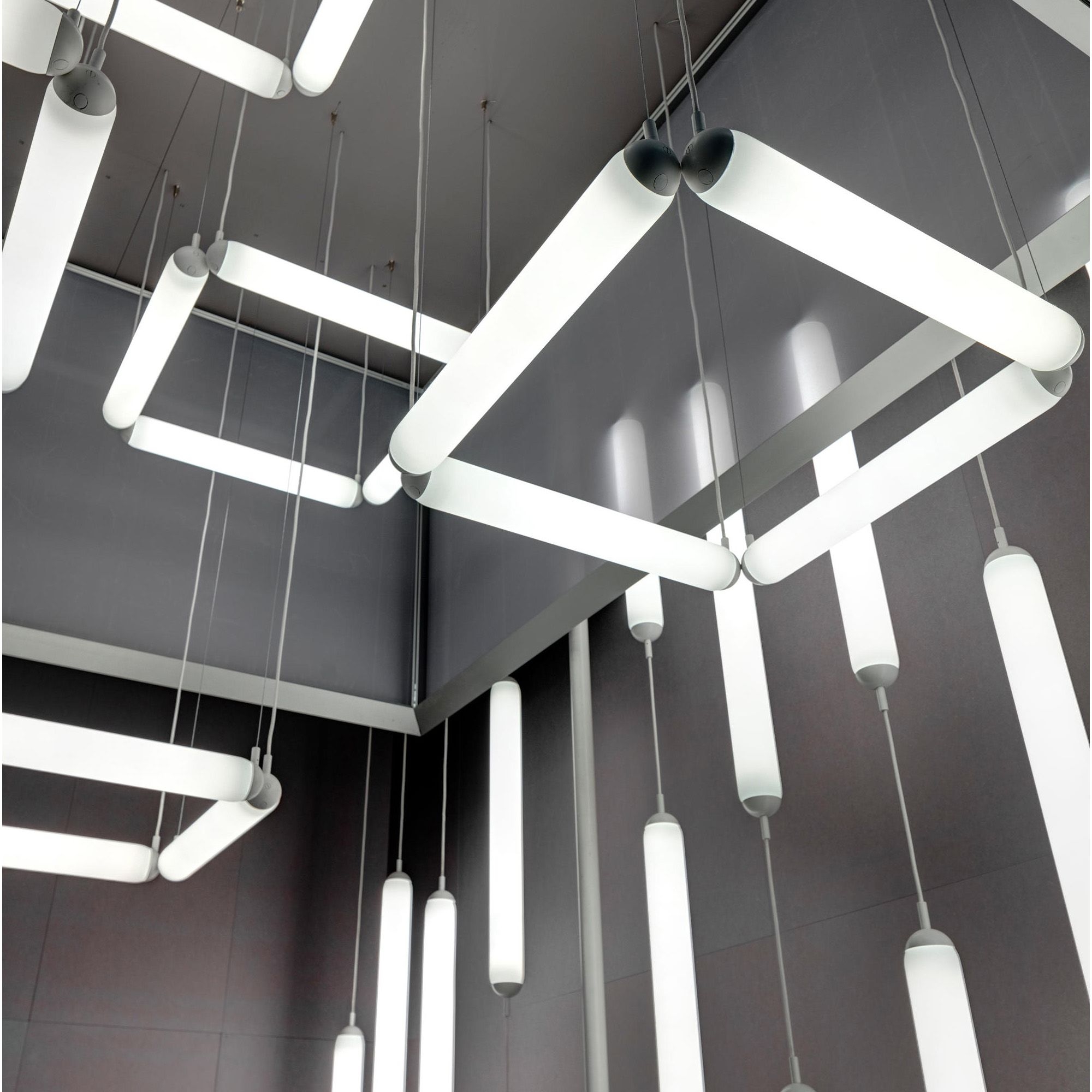 Brokis Puro Solo Vertical 800 PC1123 suspension lamp